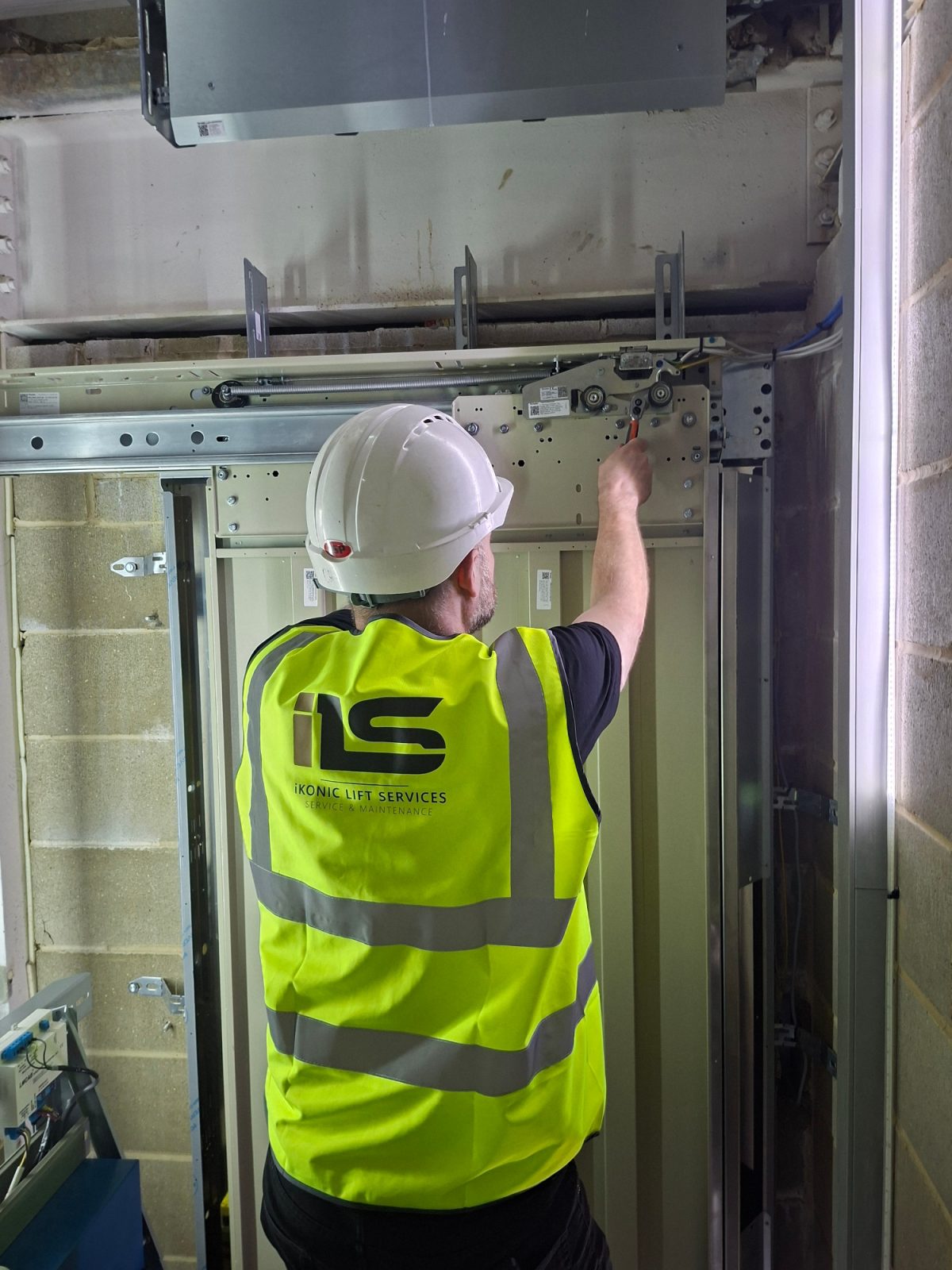 Lift Callouts & Repairs - ikonic Lift Services
